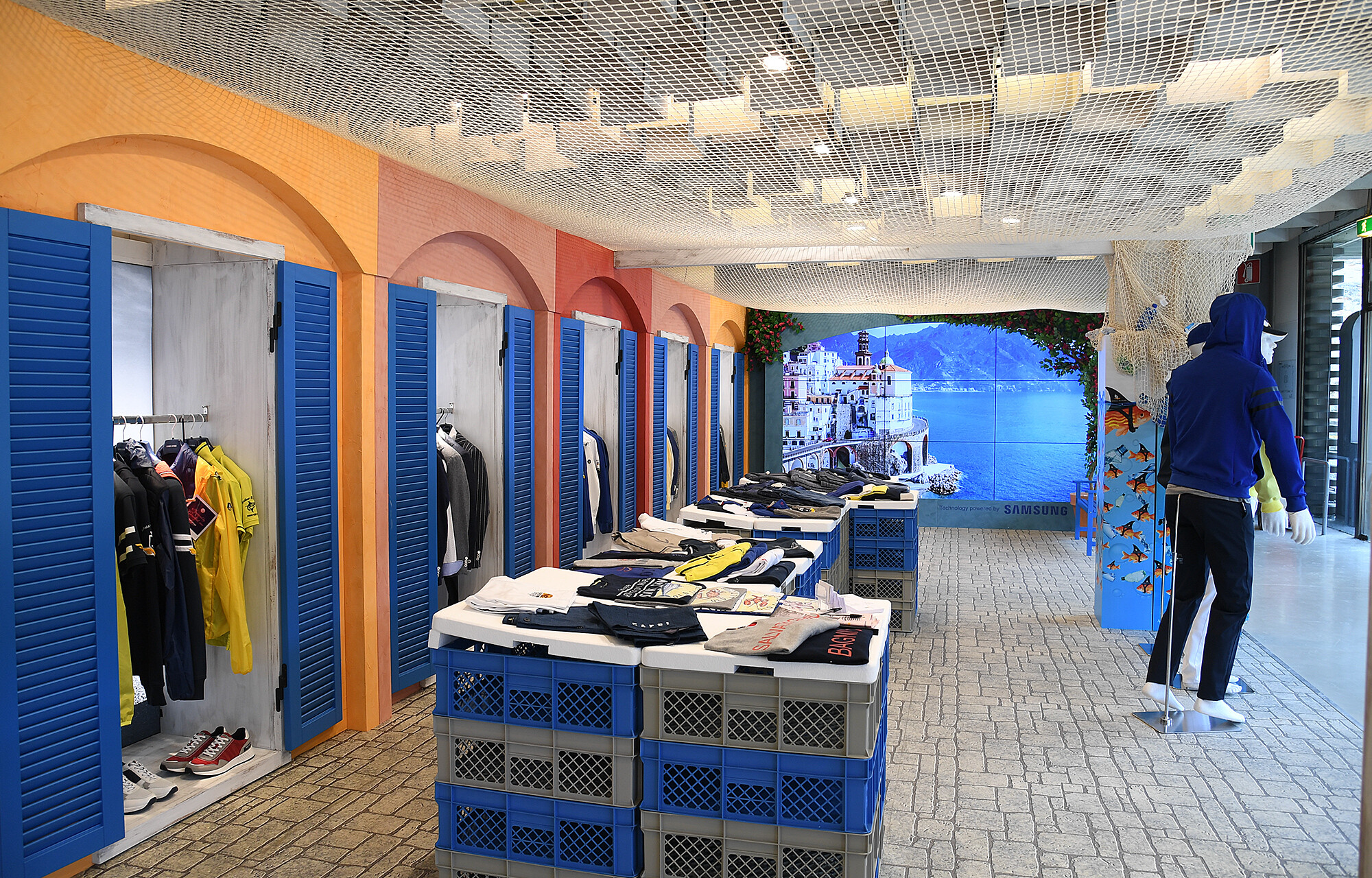 Pitti Immagine: the art of Trade Show Exhibits transforming Stands into ...