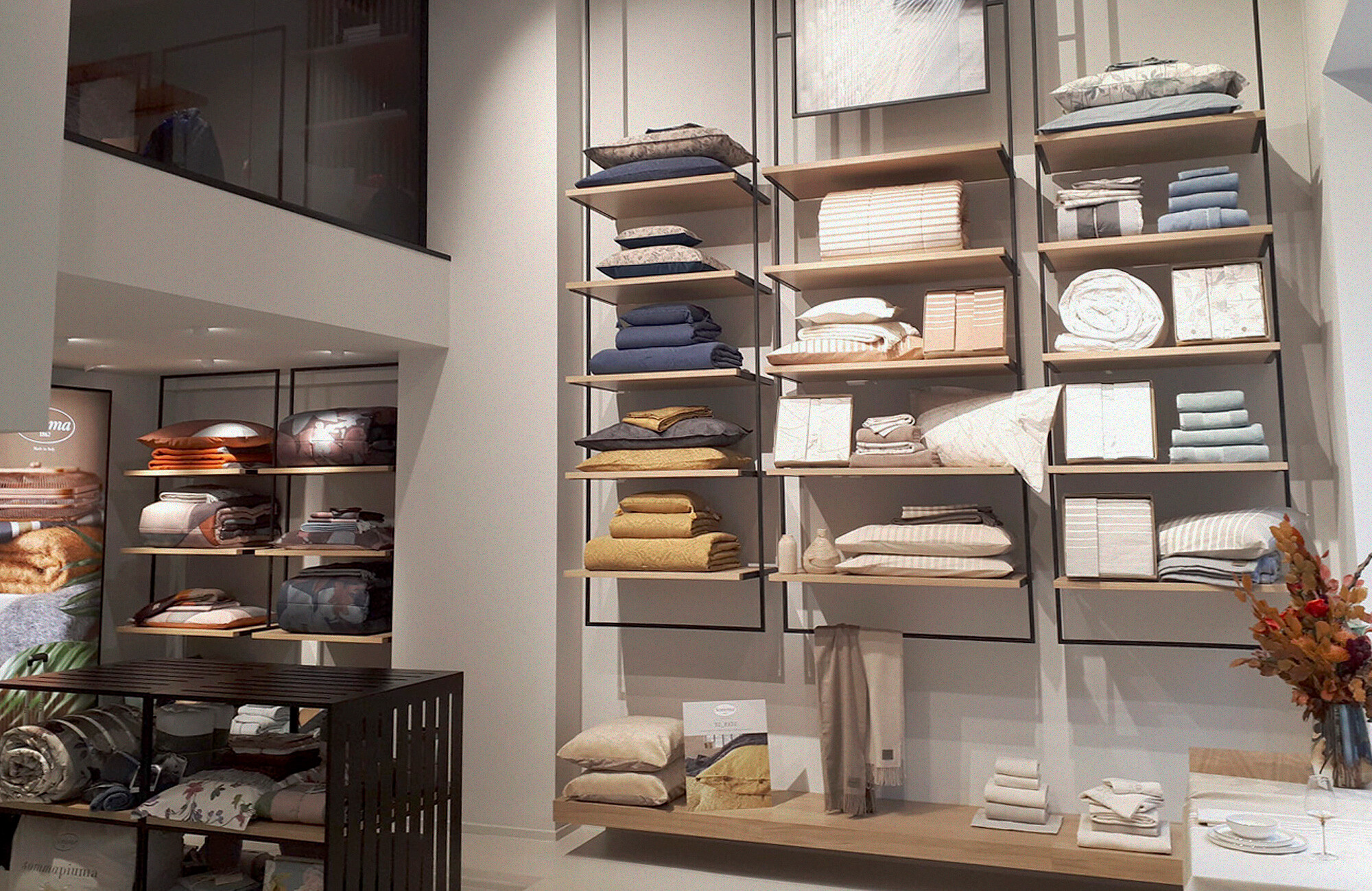 Progettazione arredamento di Flagship Store Gabel Casa