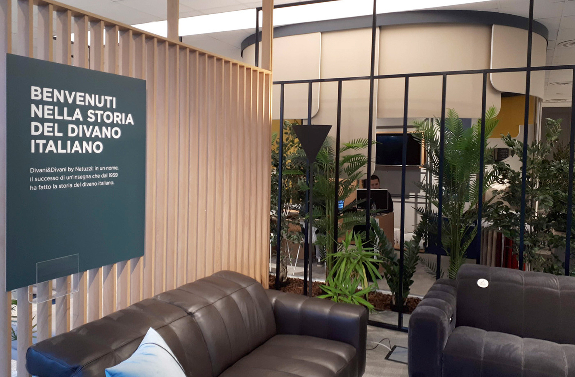 Divani & Divani New Shop fitting in Crema