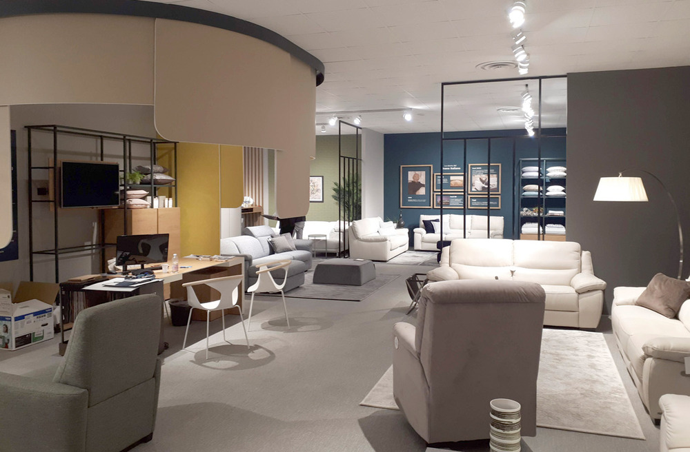 Divani & Divani New Shop fitting in Crema